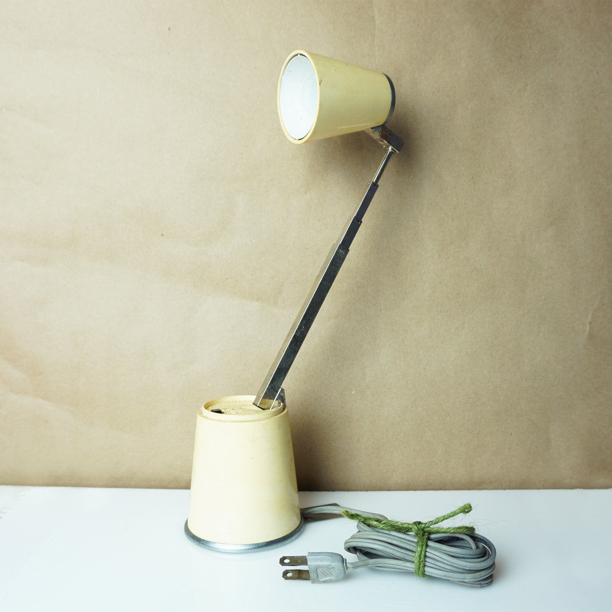 1960s MCM Vintage KOCH CREATIONS Cream Lampette Telescopic Table Lamp