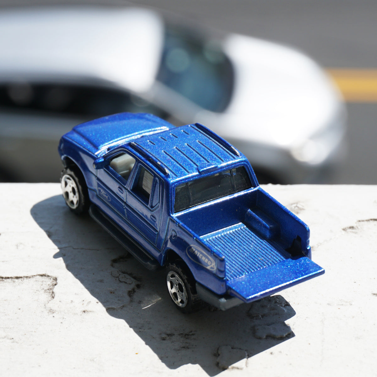 2000 Vintage Diecast MATCHBOX Ford Explorer Sport Trac Toy Pickup Truc ...