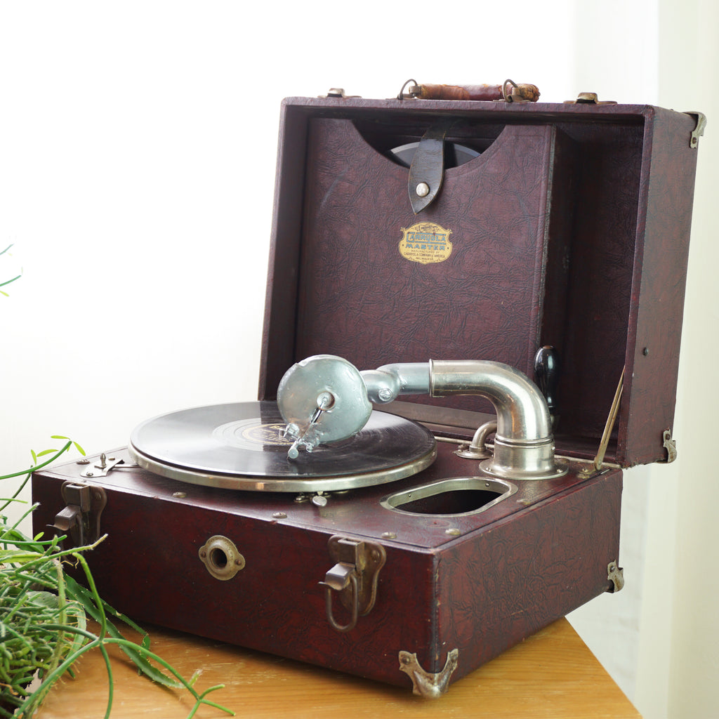 1920s Antique Carryola Master Portable Wind-Up Record Player. Made in ...